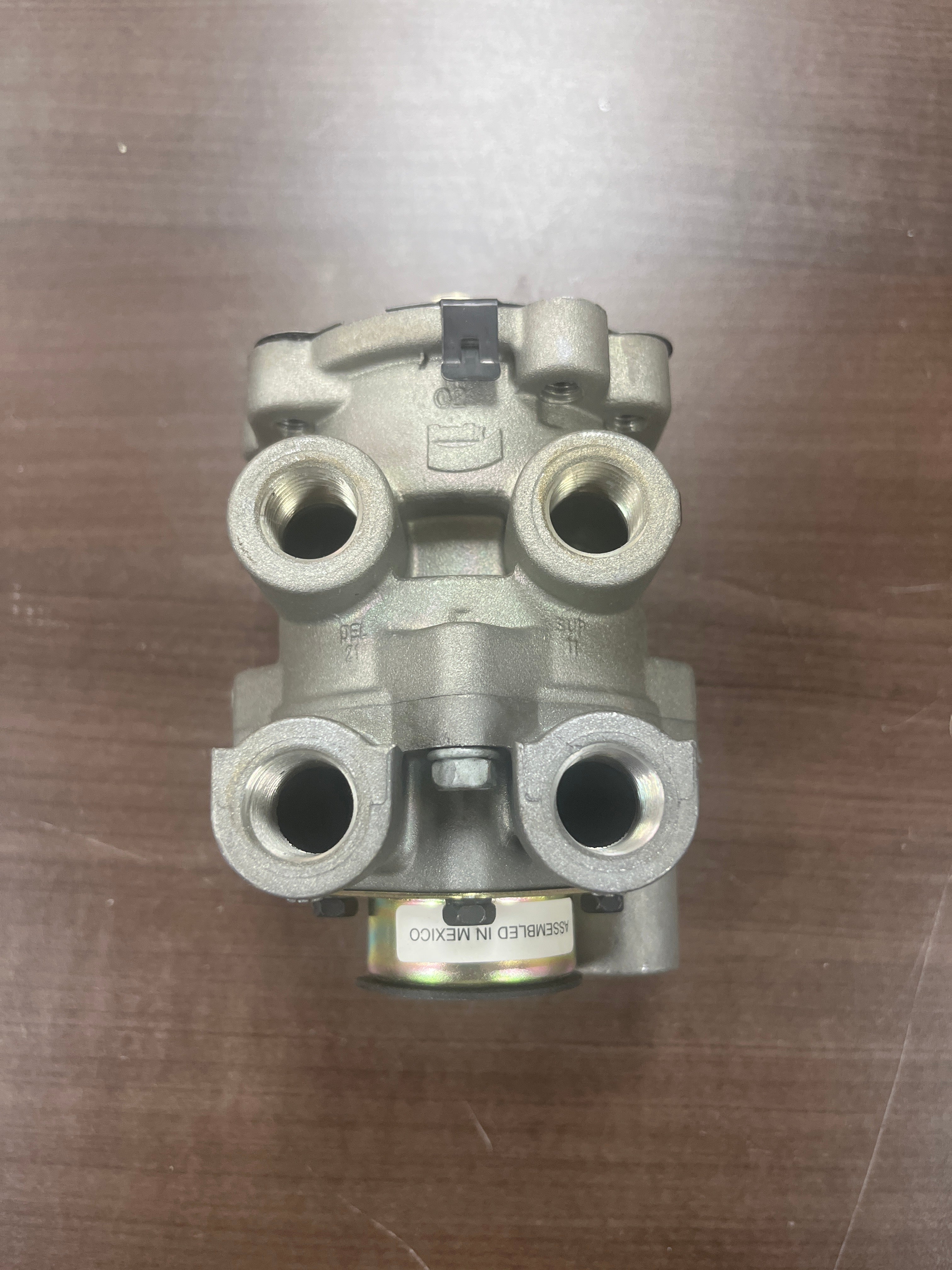 Bendix Brake 800629, 5005788 E8P Brake Valve – swedincompany