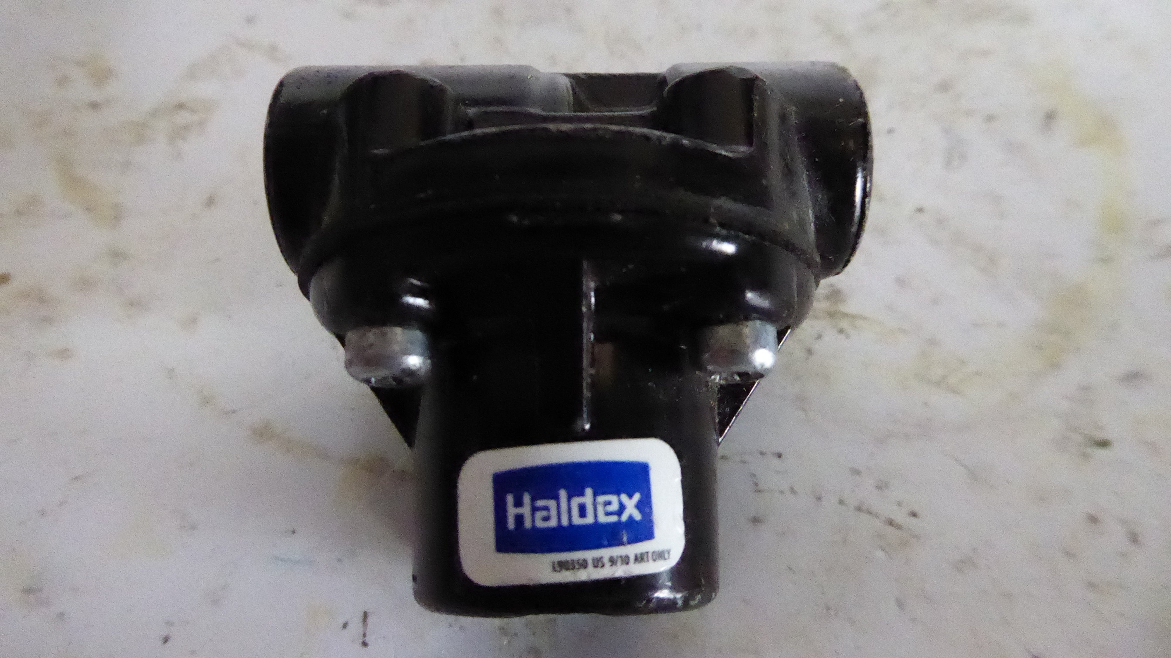 Haldex 90555399 Pressure Protection Valve – swedincompany